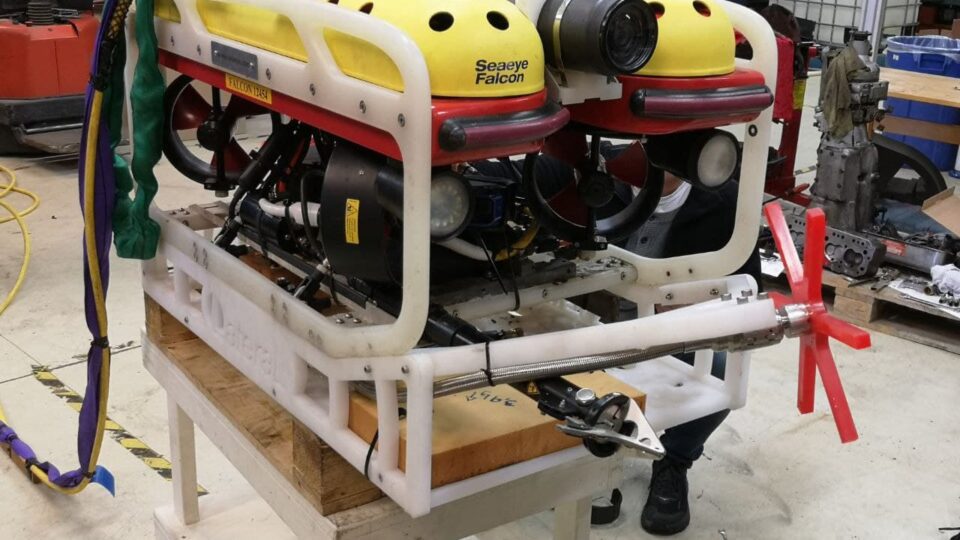 Tethered Underwater Vehicles (ROVs) - BlueZone Group